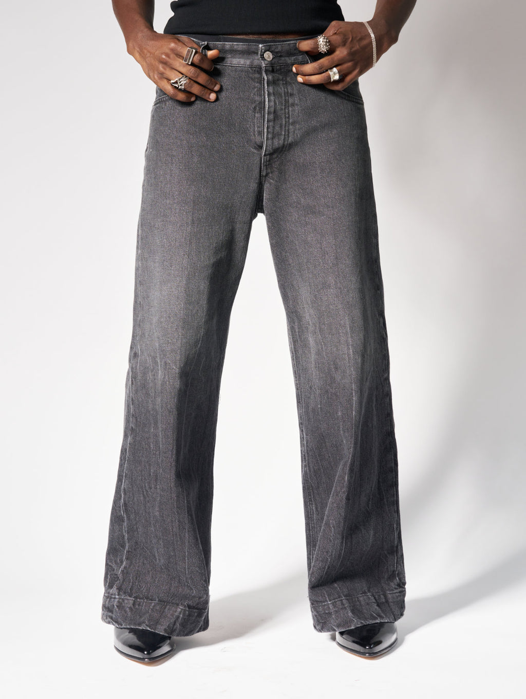 IZZY GIANT FLARE JEANS IN BLACK
